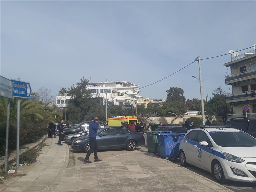 Συναγερμός στη Γλυφάδα: Πυροβολισμοί σε ναυτιλιακή εταιρεία ...