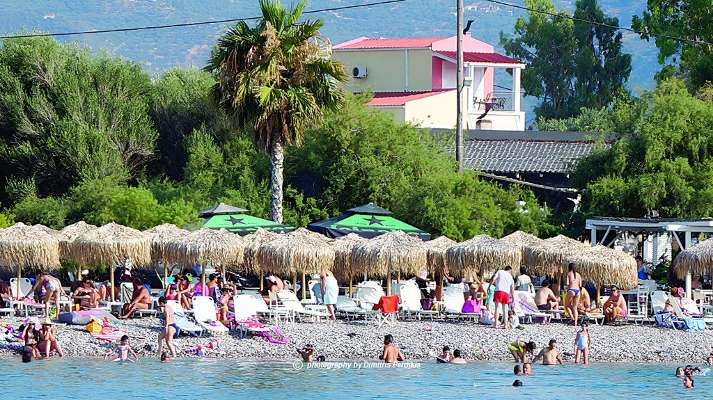 Μπαίνει τάξη σε παραλίες και αιγιαλούς: Στα «κάγκελα» ο Δήμος Πατρέων ...