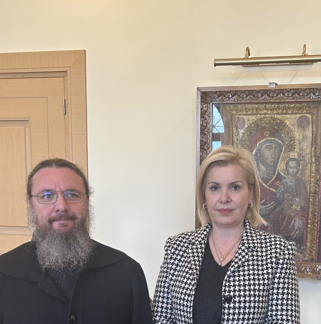 Συνάντηση της Αντιπεριφερειάρχη Γεωργίας Ντάτσικα με τον Σεβασμιώτατο ...