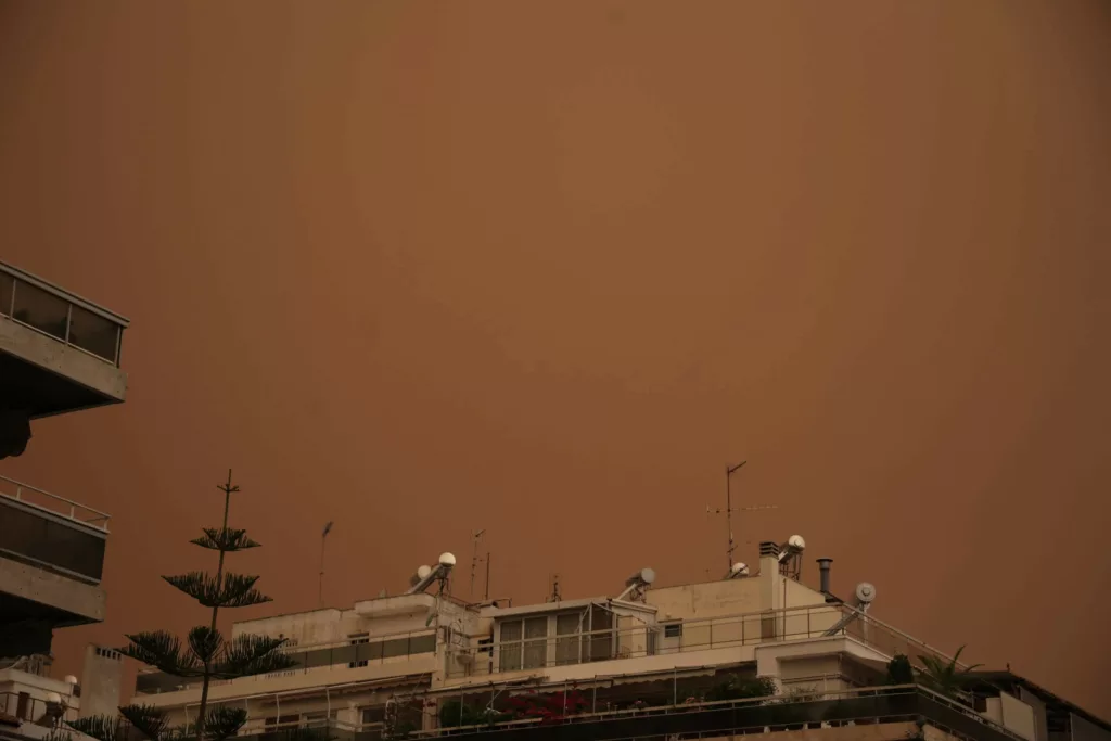 Minerva Red: Δορυφορική εικόνα δείχνει την επέλαση της αφρικανικής ...