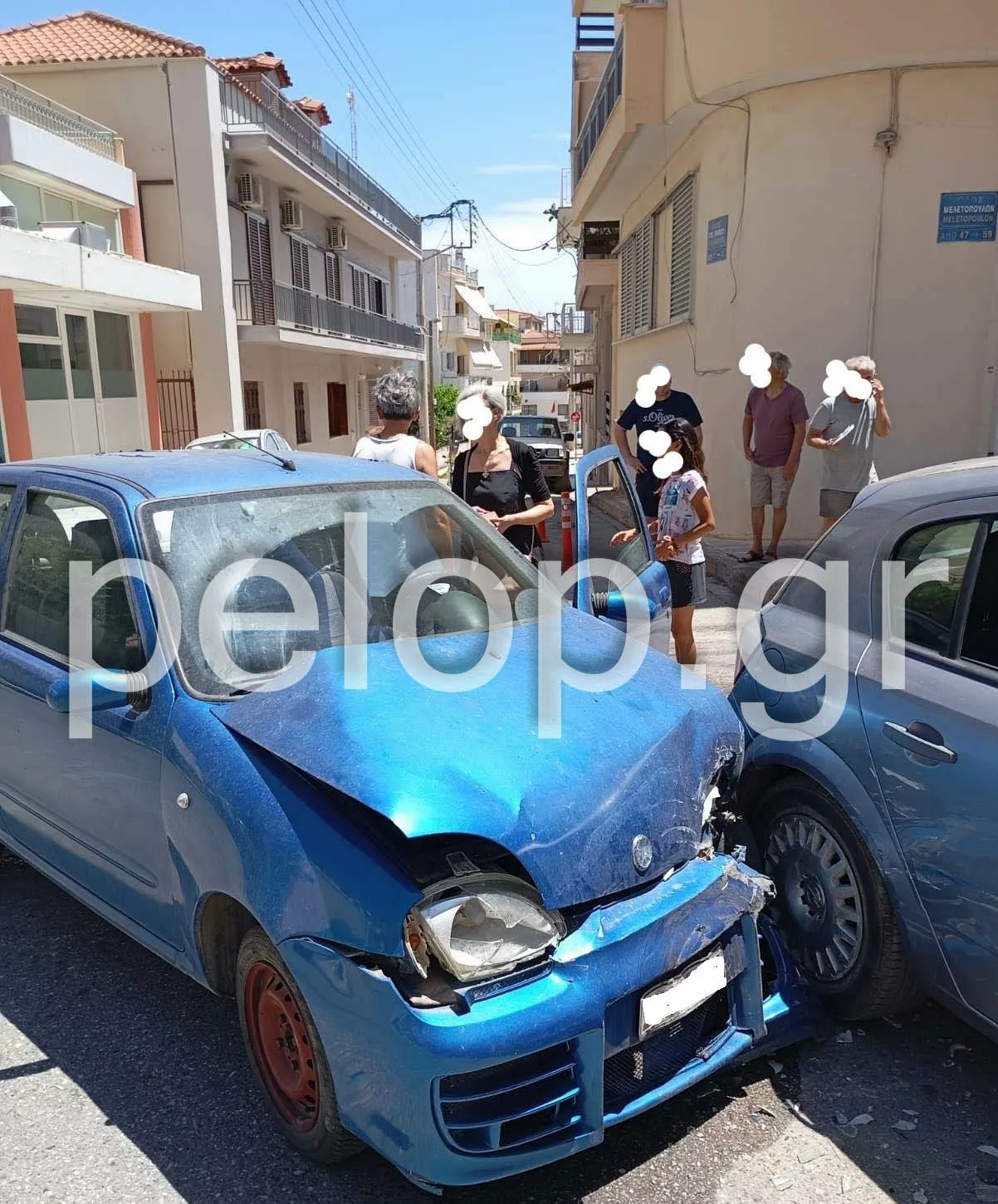 Αίγιο: Τροχαίο ατύχημα έξω από το ΚΕΠ ΦΩΤΟ | ΕΙΔΗΣΕΙΣ