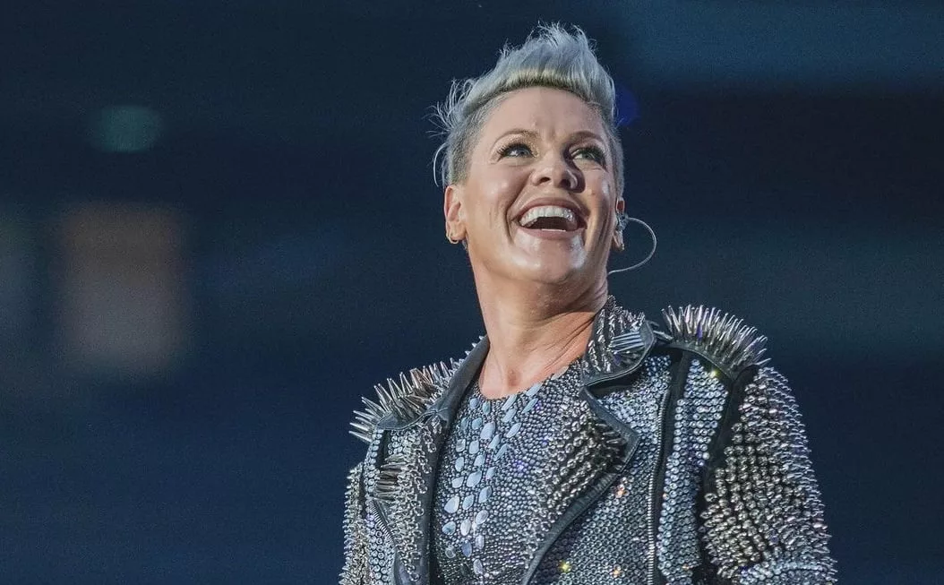 Pink: «Δεν μπορώ να συνεχίσω», γιατί ακύρωσε ξαφνικά το σόου στην ...