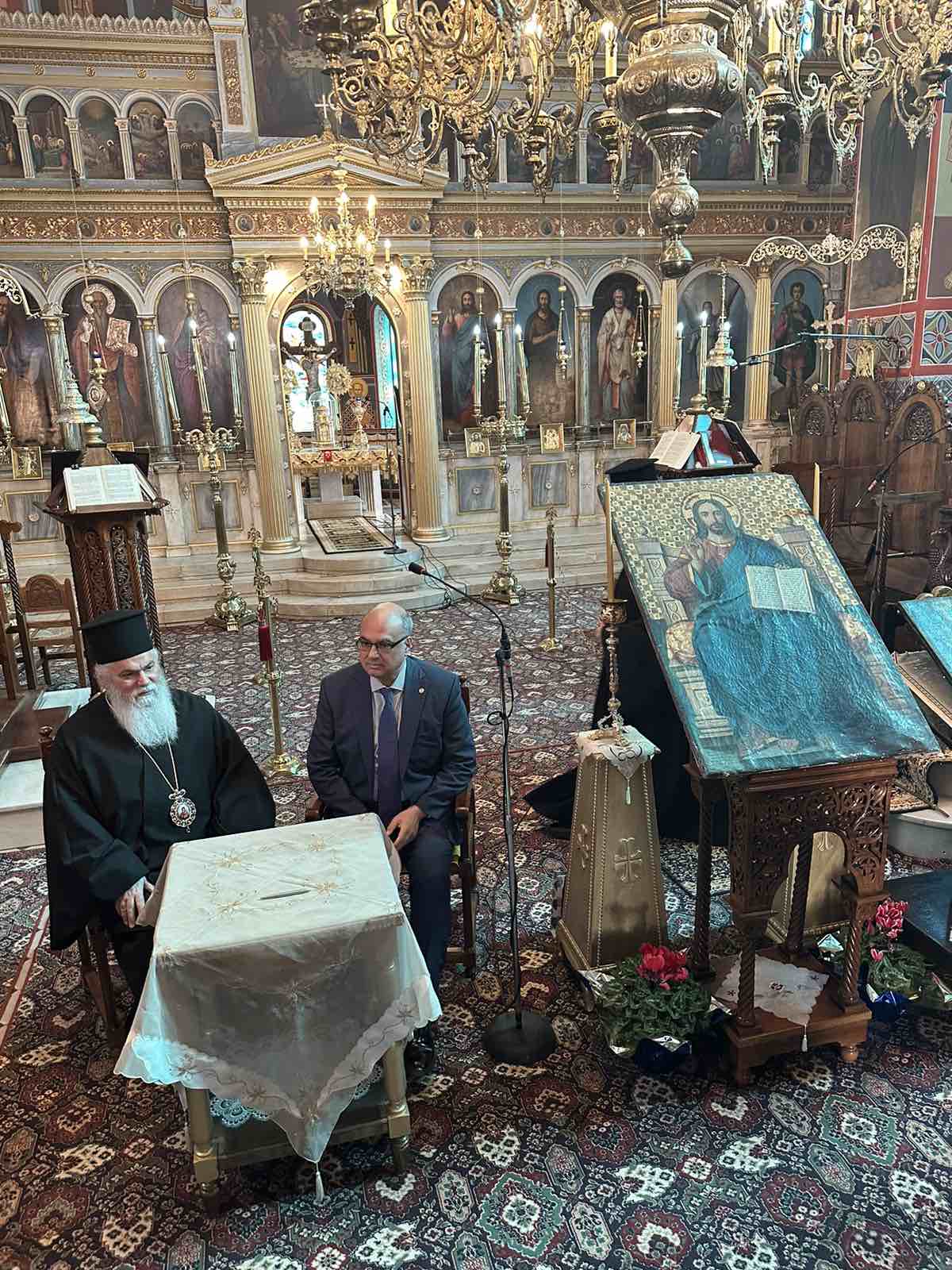 Ακράτα: Εικόνα του Ιησού από το Ειρηνοδικειο στον ναό του Αγ ...