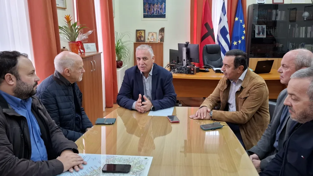 Γιώργος Παπανδρέου: «Γέμισε σημειώσεις το μπλοκάκι του», επίσκεψη σε ...