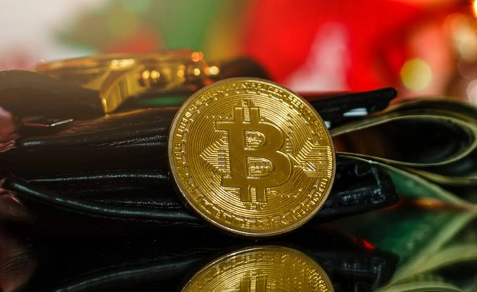 Νέο ρεκόρ για το Bitcoin πάνω από τα 120.000 δολάρια – Ώθηση από τα ETF ...