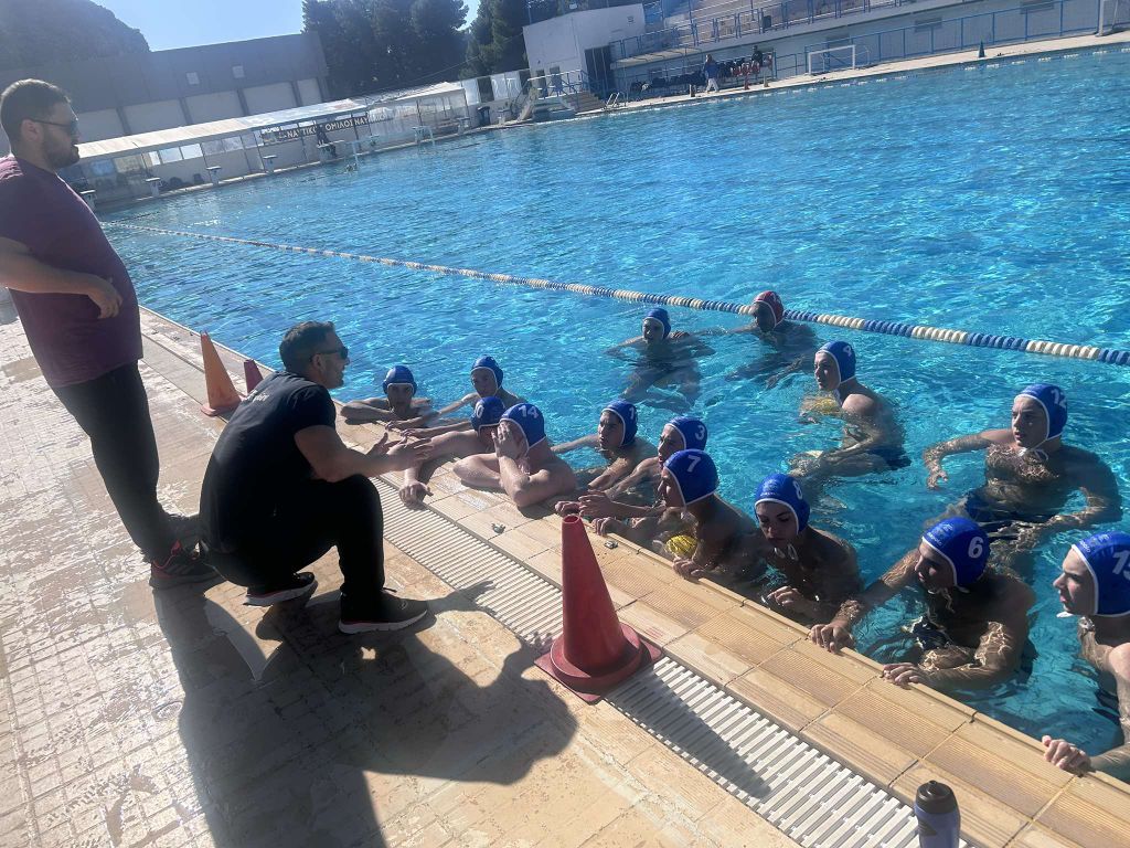 Κάνουν... πάρτι στην πισίνα οι Εφηβοι της ΝΕΠ | ΕΙΔΗΣΕΙΣ