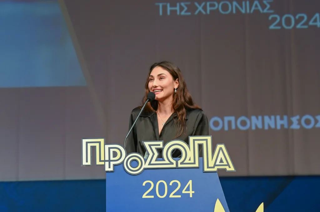 Ελαμψε η Ευαγγελία Πλατανιώτη στα «Πρόσωπα της Χρονιάς» | ΕΙΔΗΣΕΙΣ