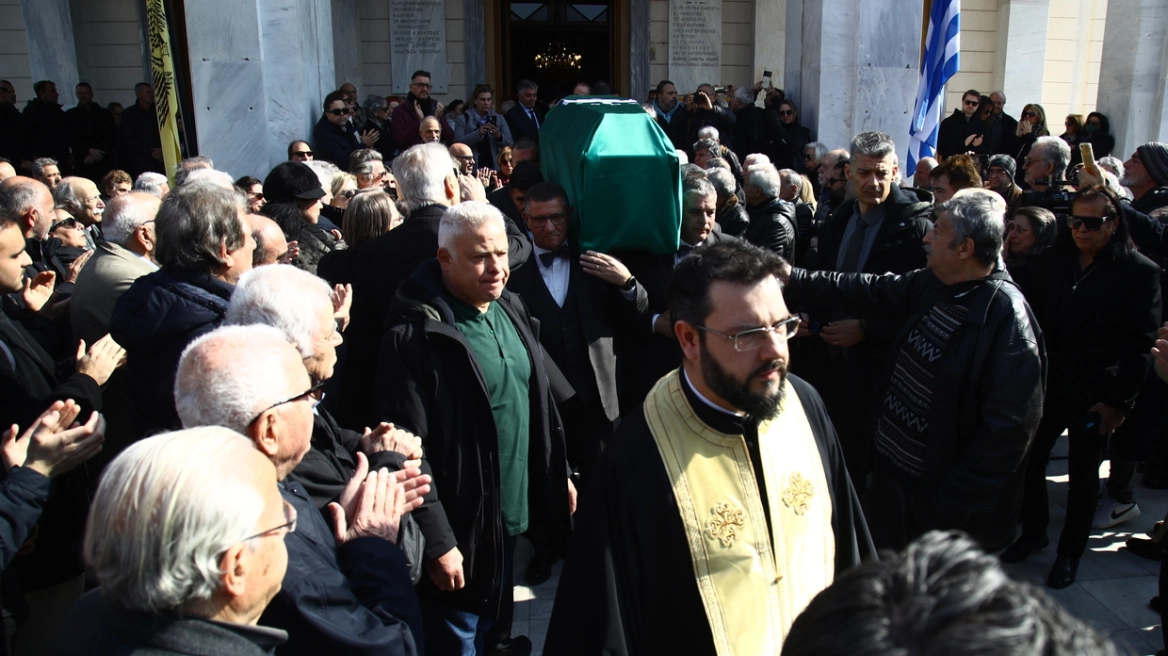 Τάκης Οικονομόπουλος: Το τελευταίο αντίο στο μυθικό τερματοφύλακα του ...