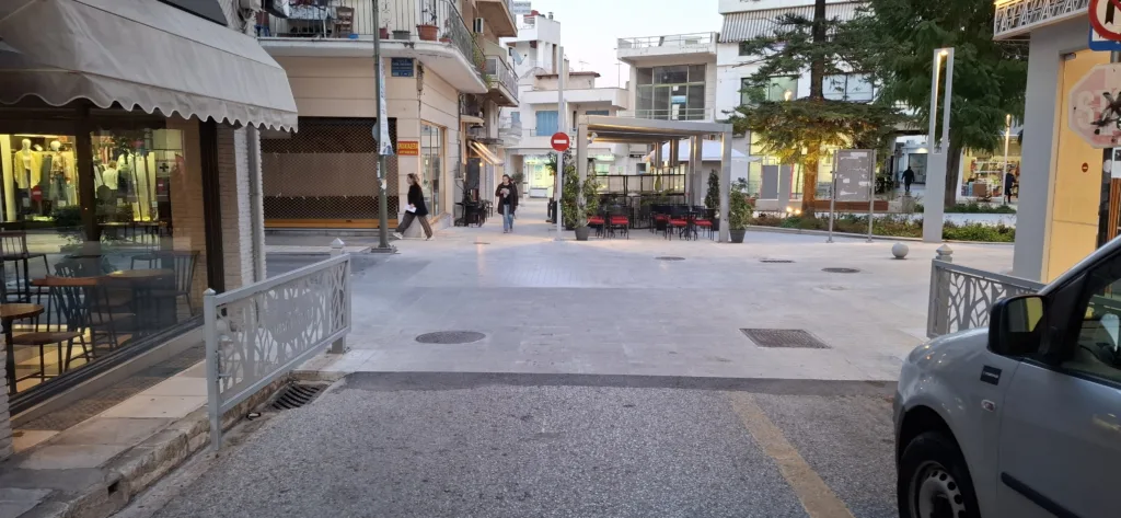Εμφύλιος στο Αίγιο για την πλατεία! Πράσινο από την ΕΛΑΣ, αντίδραση της ...