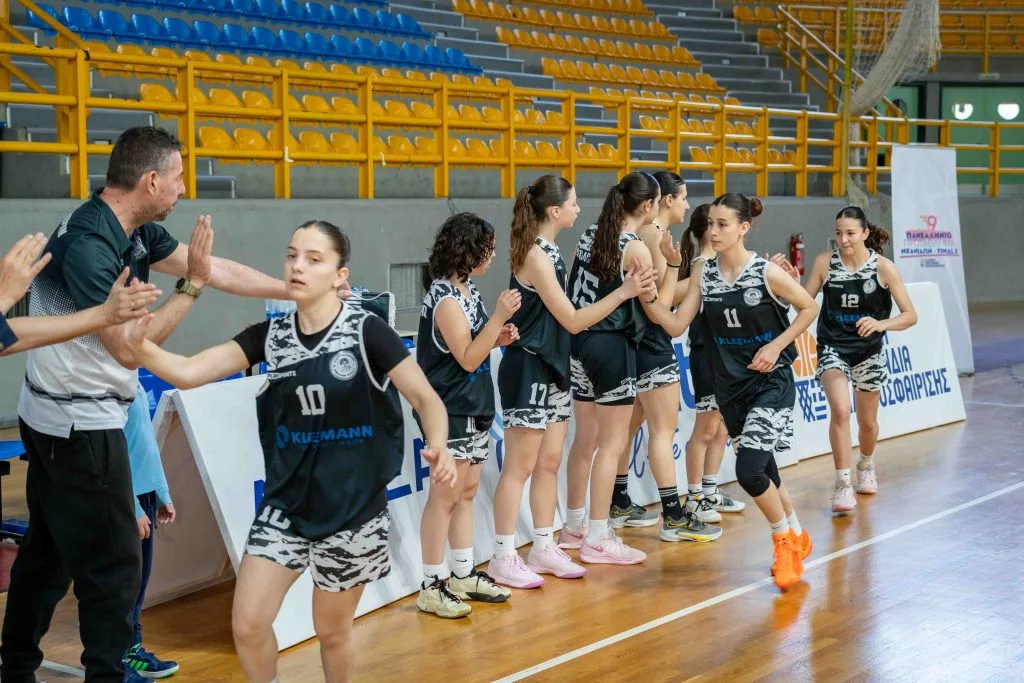 Ηττα και "αντίο" με ψηλά το κεφάλι για τις Νεάνιδες του Απόλλωνα