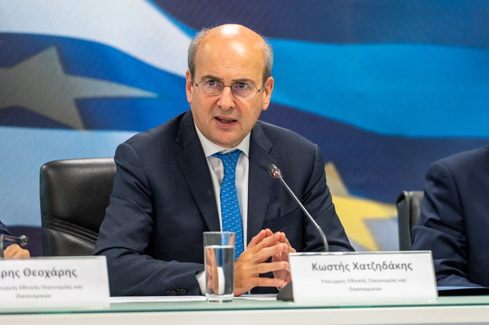 Εγινε νονός στο Μέτσοβο ο Κωστής Χατζηδάκης | ΕΙΔΗΣΕΙΣ