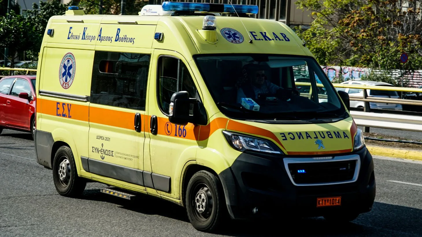 Κοριτσάκι 12 χρονών έπεσε από ταράτσα! | ΕΙΔΗΣΕΙΣ