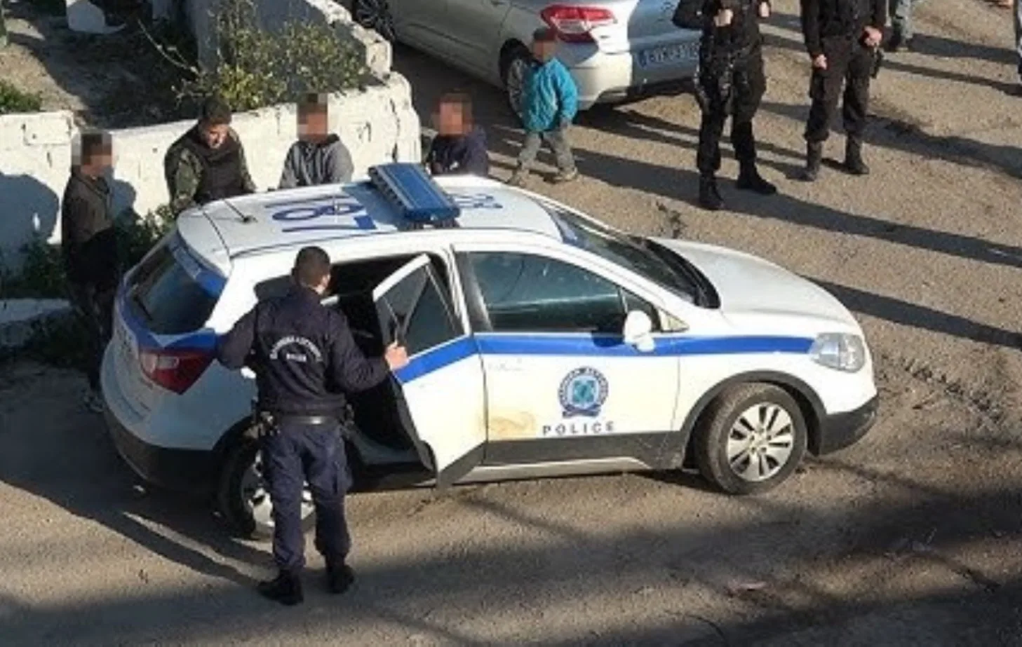 Αστυνομικοί σε καταυλισμούς: Γιατί προσλαμβάνονται 100 ρομά ως ειδικοί ...