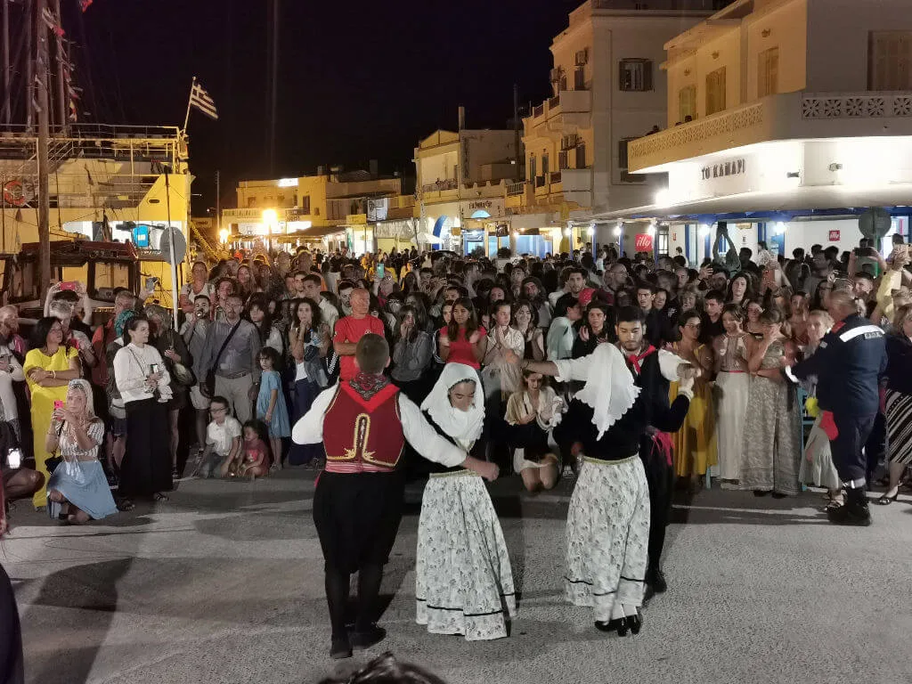 Επεσε ξύλο σε πανηγύρι στην Αμοργό εξ αιτίας της...Παλαιστίνης! ΒΙΝΤΕΟ ...