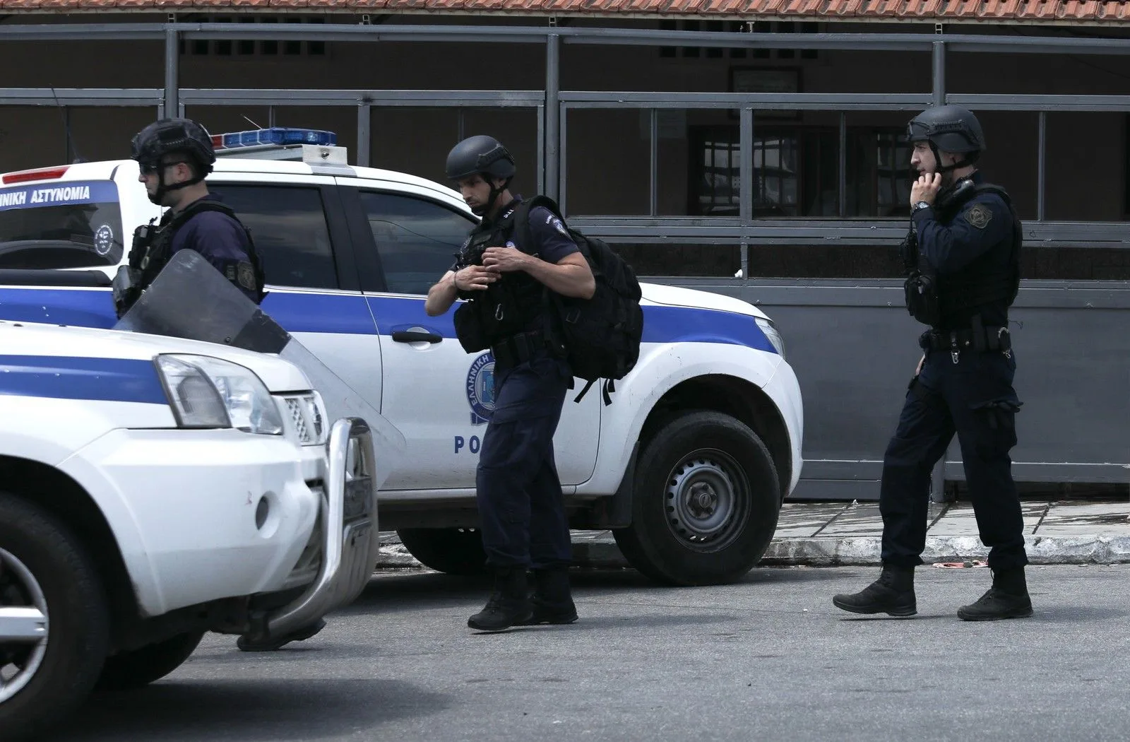 Εξάρθρωση καρτέλ κοκαΐνης στον Πειραιά: Καταδρομική επιχείρηση μετά από ...
