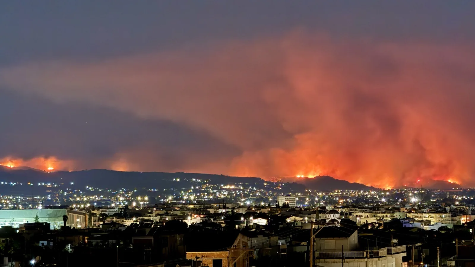 Φωτιά στην Αχαΐα: Η χειρότερη νύχτα της ζωής τους - Μεγάλη μάχη με τις ...