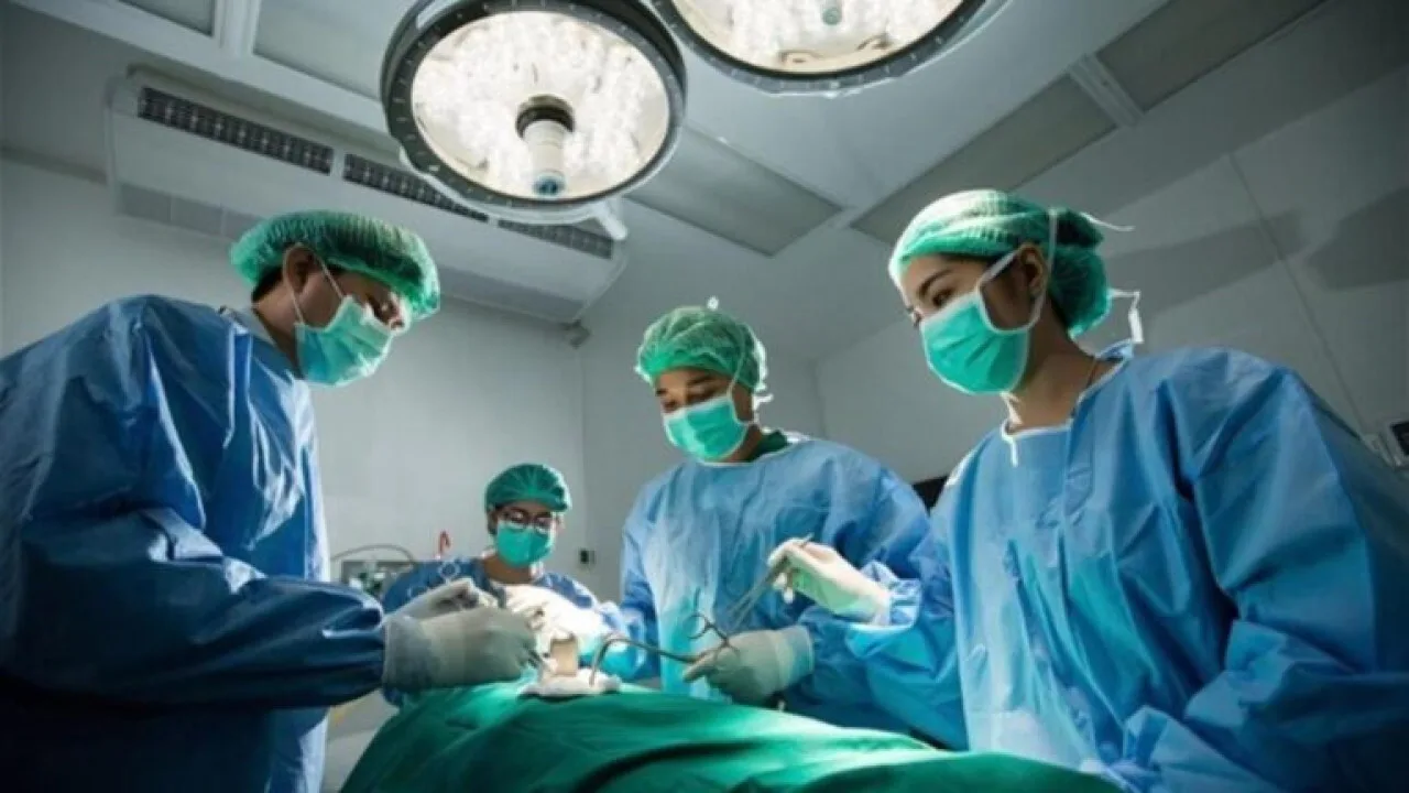 Ο Δημήτρης από τα Φάρσαλα βγήκε από το ΜΕΘ στο Τορίνο και πάει μια χαρά ...