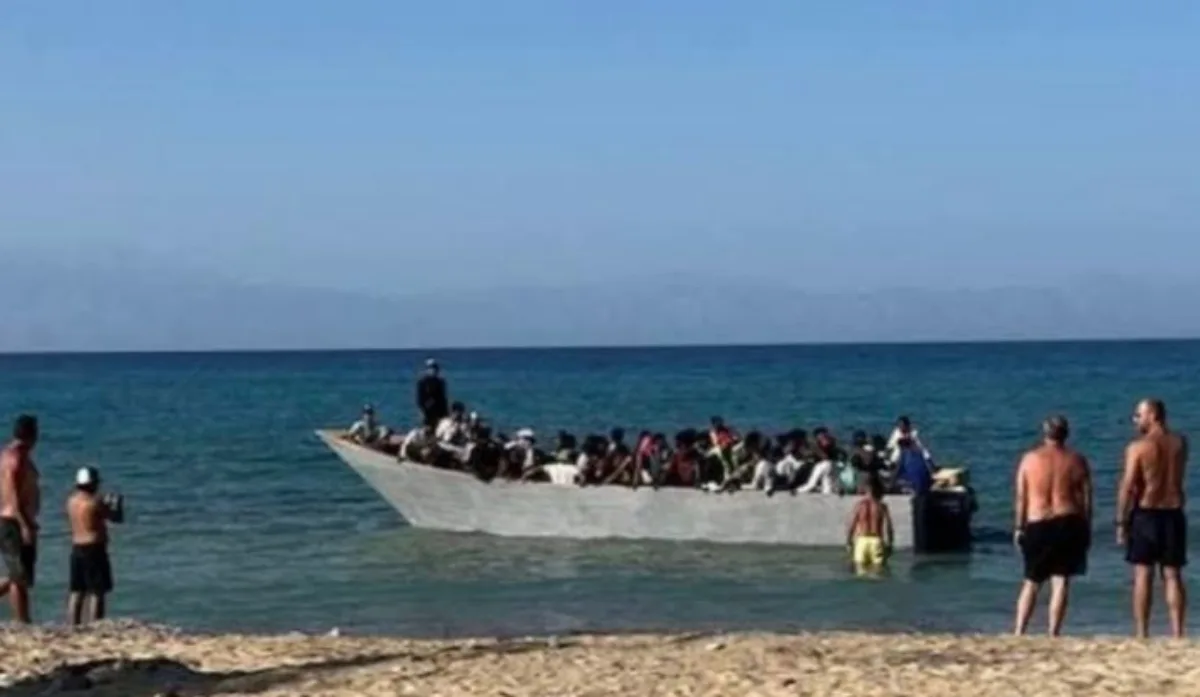 Ασφυκτική πίεση στην Κρήτη: Πάνω από 800 μετανάστες στη Γαύδο - Έκτακτη ...