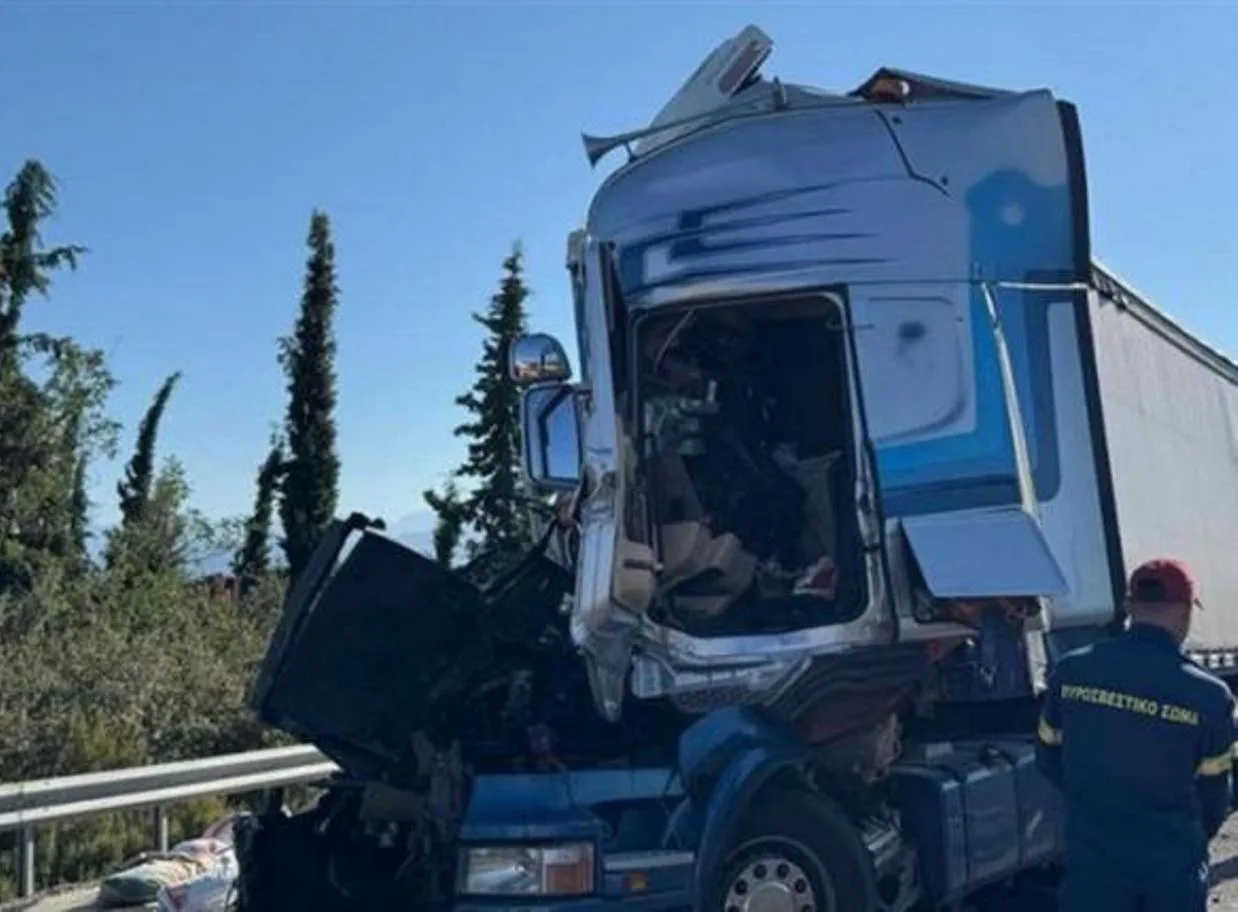 Τροχαίο με σύγκρουση νταλικών στη ΒΙΠΕ, βλάβη φορτηγού και ουρές στην ...